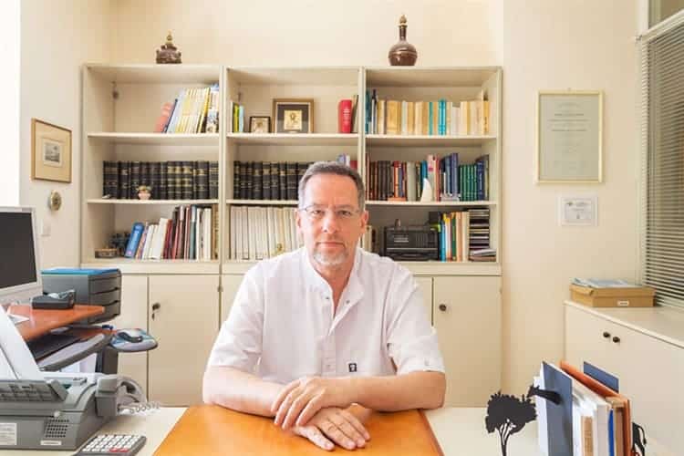 ΧΕΙΡΟΥΡΓΟΣ ΟΔΟΝΤΙΑΤΡΟΣ ΑΓΙΑ ΠΑΡΑΣΚΕΥΗ | ΜΑΝΕΣΗΣ ΚΩΝΣΤΑΝΤΙΝΟΣ - Doctors4U.gr
